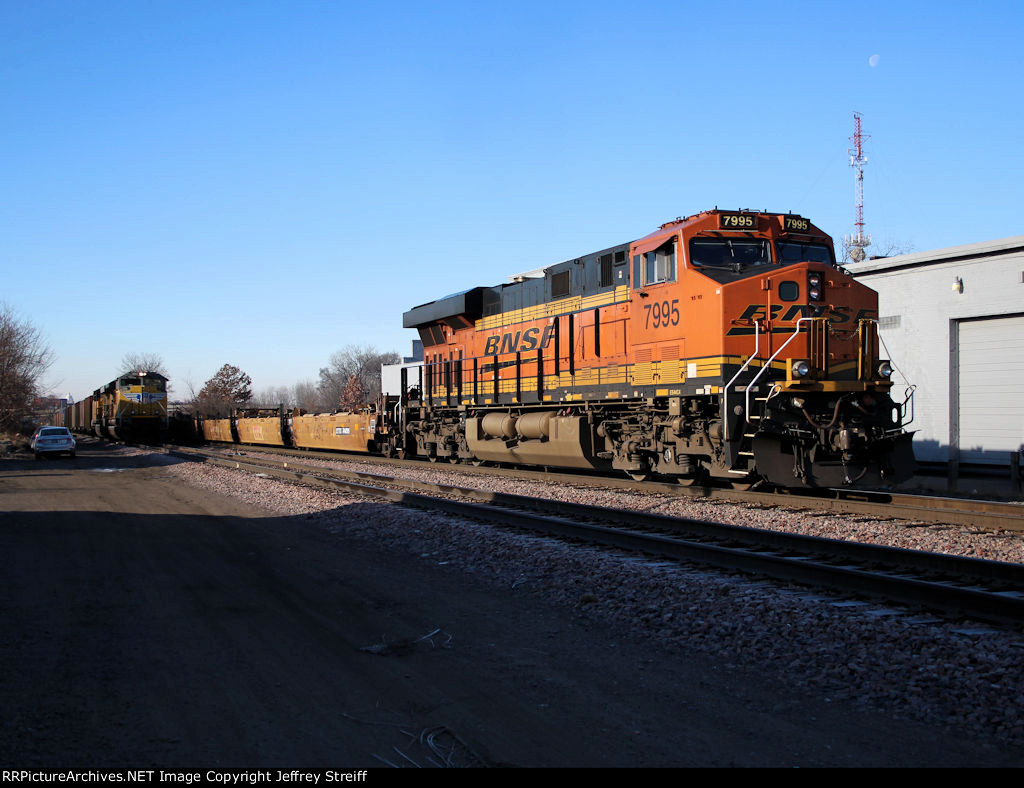 BNSF 7995